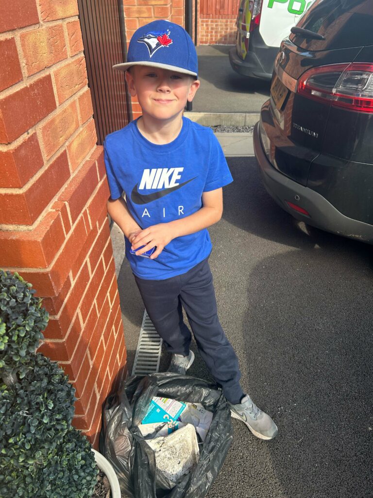 Little litter-picker’s mission to tidy town | Congleton Chronicle Series